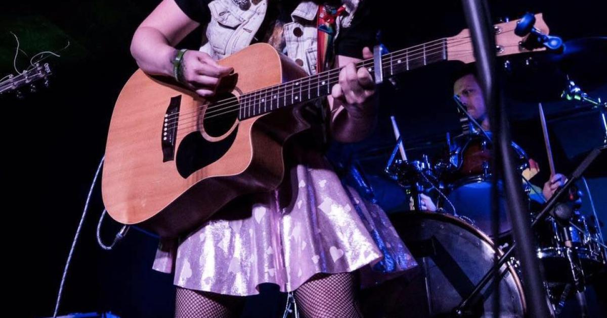 Emma Rowe and Guests - LIVE at Happy Yess | Off The Leash