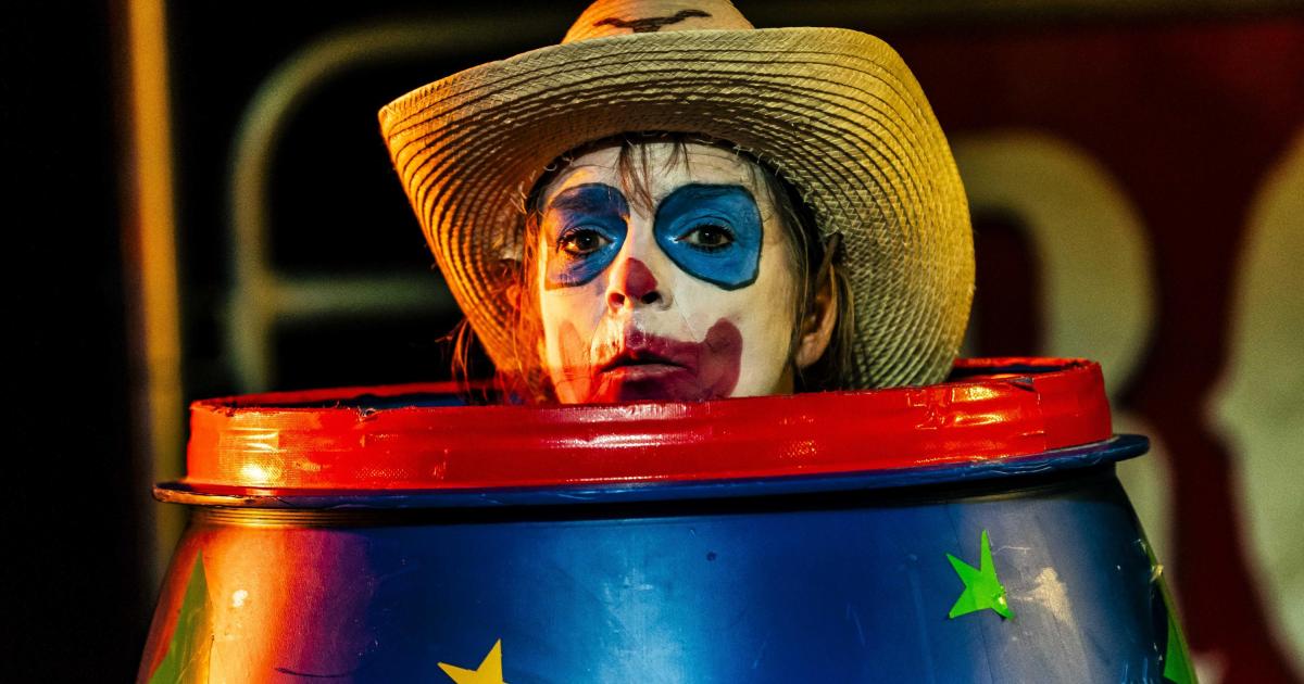THEATRE, CIRCUS NICCI WILKS RODEO CLOWN
